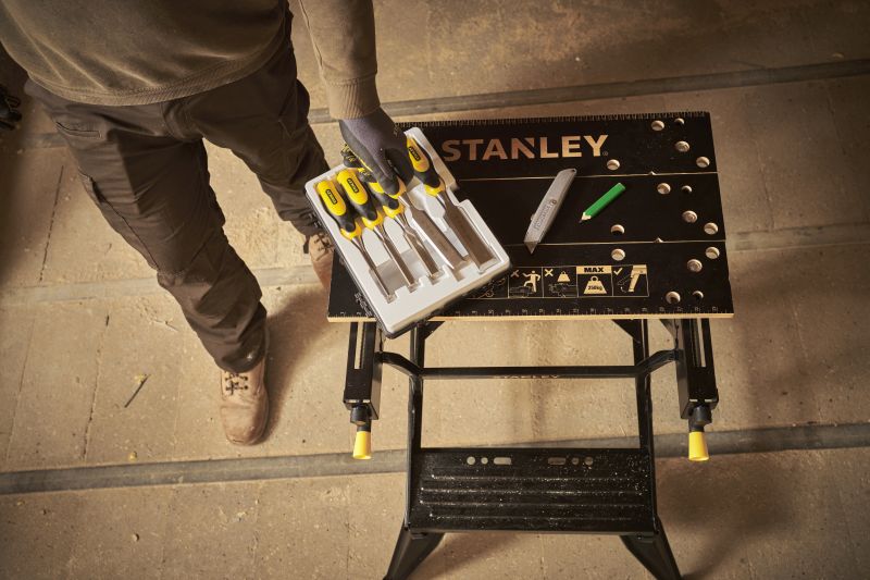 Stanley Workmate mit Bambus-Arbeitsplatte und dualer Arbeitshöhe ...