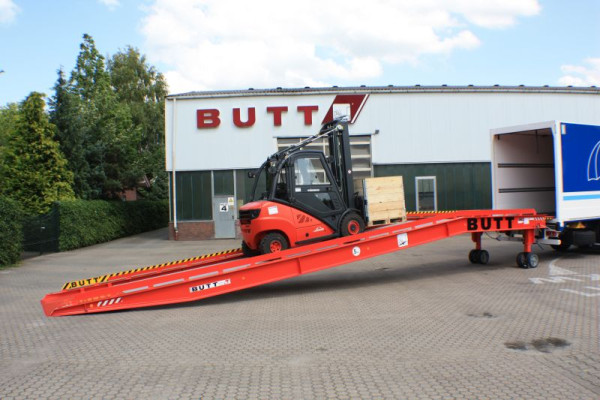 BUTT Mobile Verladerampe Typ BKV713 mit Vorderachse und Frontseitenverladung günstig ...